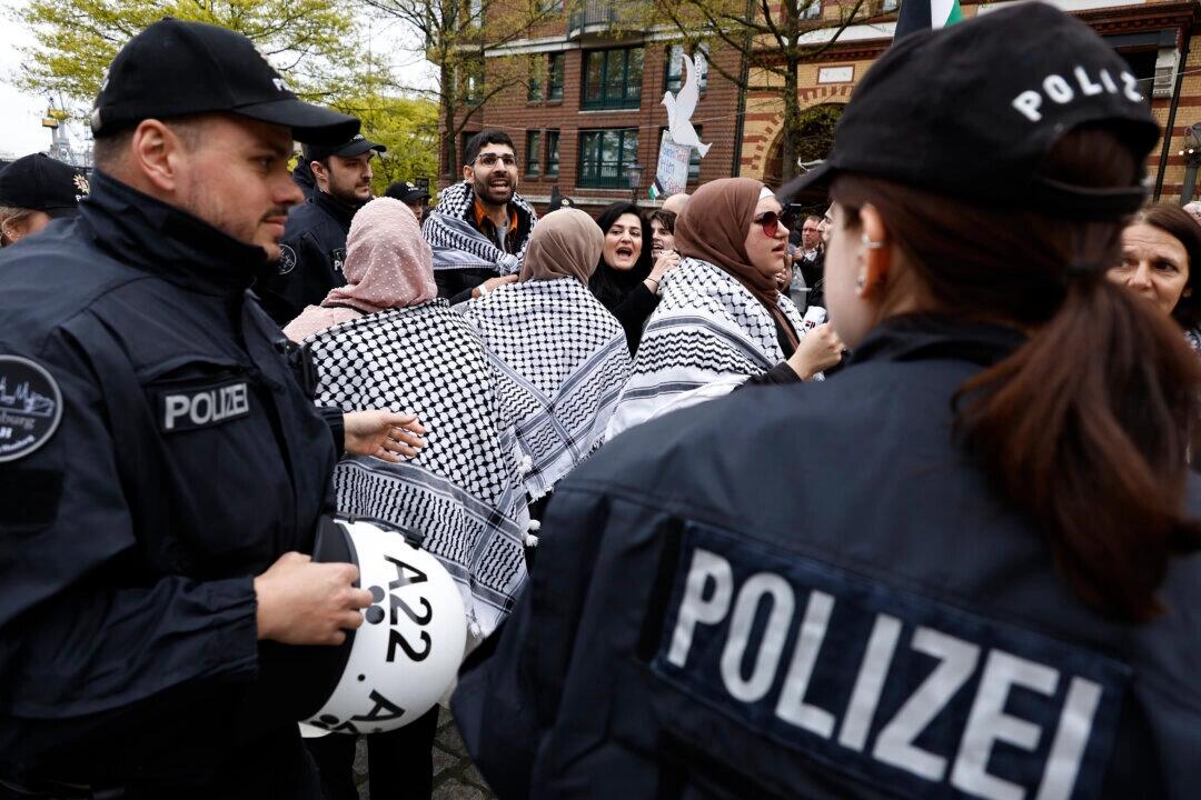 Over 1,000 Protestors Demand Establishment Of Islamic State In Germany