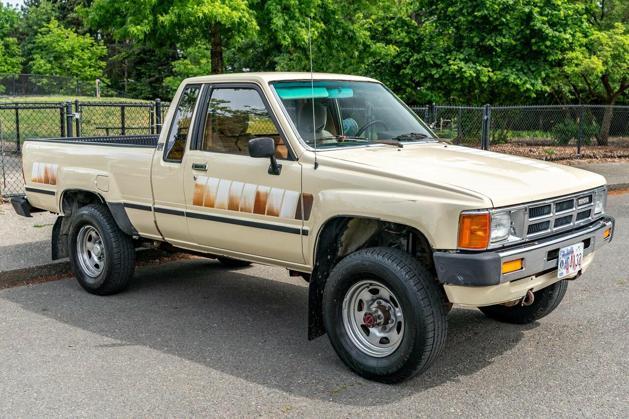 Bezos-Backed Startup Debuts Pickup Truck Reminiscent Of 1980s Toyota ... Bezos-Backed Startup Debuts Pickup Truck Reminiscent Of 1980s Toyota ...
